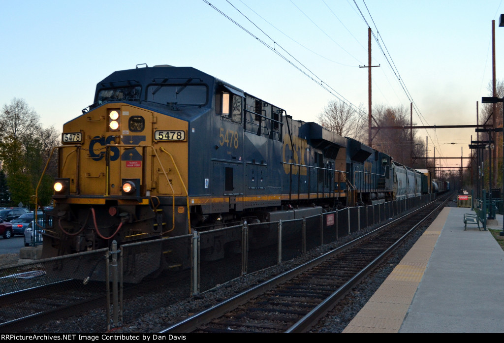 CSX ES40DC 5478 leads Q439-06
